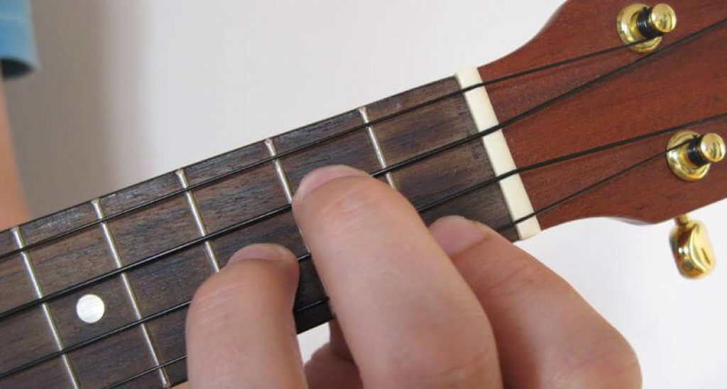 How to Play G Minor on Ukulele + 4 Easy Variations!