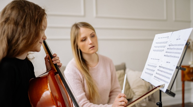 Best Cello for Beginners: Our Top 10 Picks + Buyers Guide!