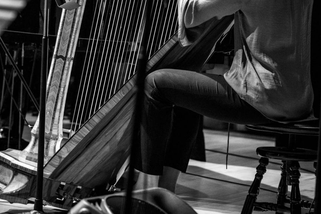 Best Harp Stool Reviews - Top 5 Models and Buyers Guide!